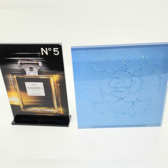 Design | Chanel No5 Display Stand | Poshmark